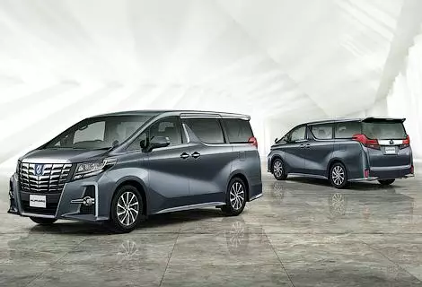 Toyota- ն թարմացրել է այբբենային եւ վարելով Minivans- ը 9795_2