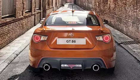 Çmimet ruse të çelikut për Toyota GT 86 9930_2